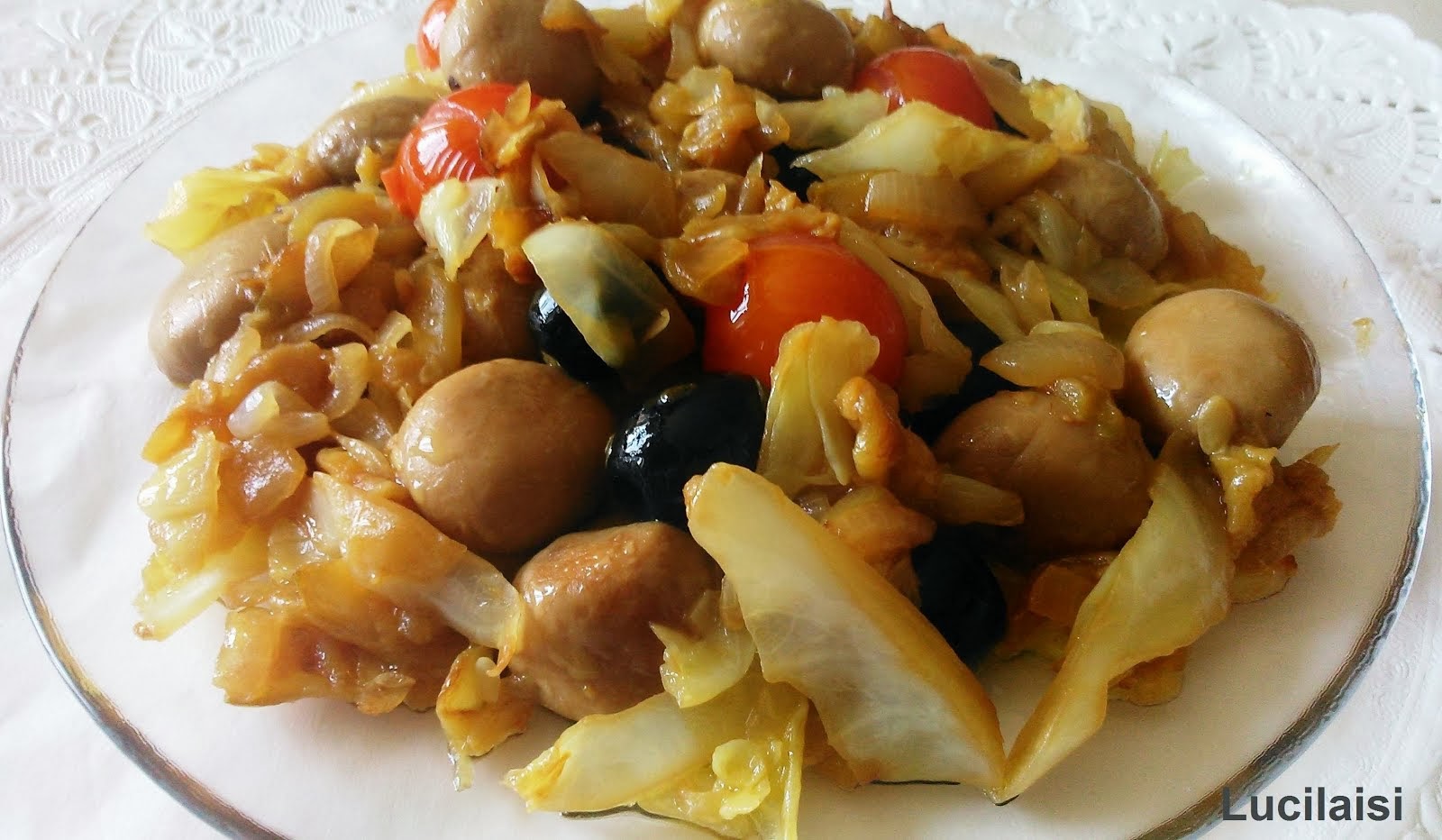 Repollo frito con calabacin y champiñones