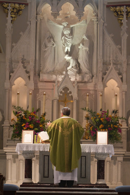 pustaka digital kristiani: Sejarah Misa Kudus Dari Masa ke Masa.