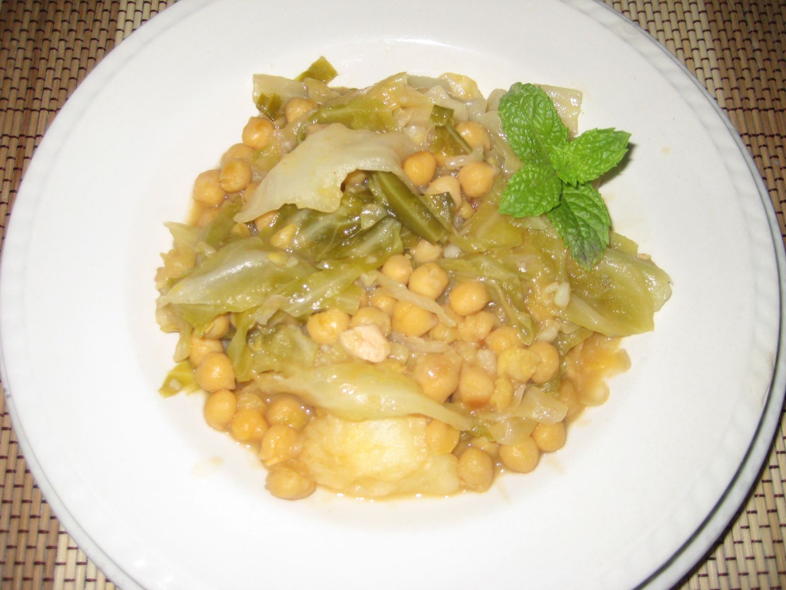 LAS RECETAS DE MAMA ROSA: Cocido de coles