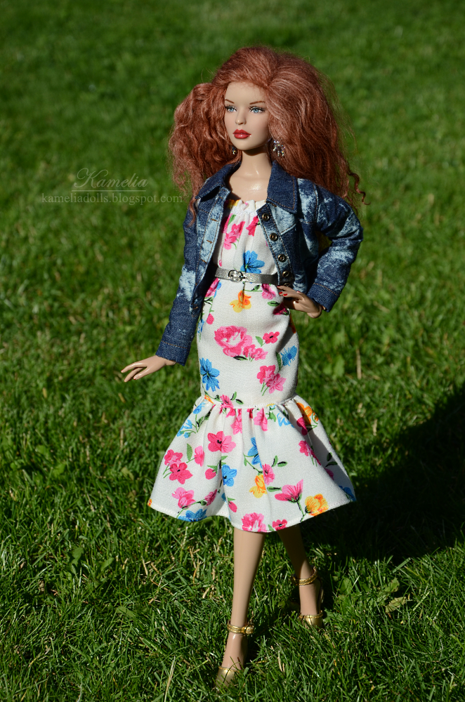 Kamelia: Roztańczona Peggy | Dancing Peggy