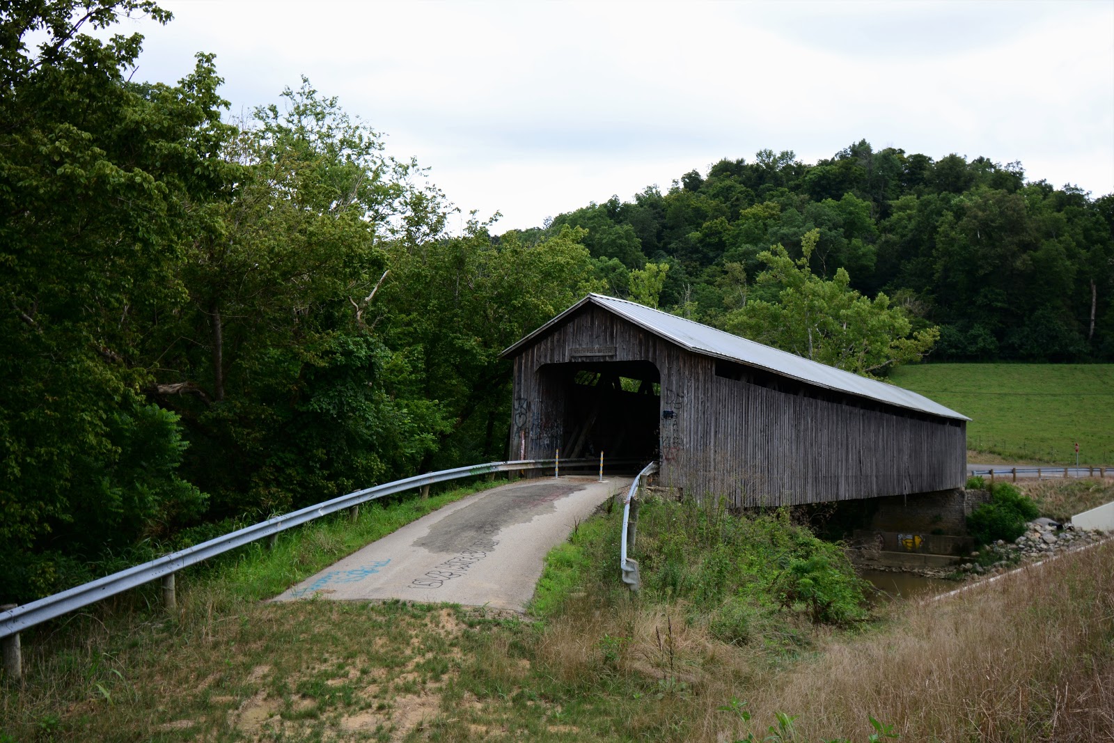 COVERED BRIDGES IN OHIO +: NORTH POLE ROAD COVERED BRIDGE - RIPLEY, OHIO