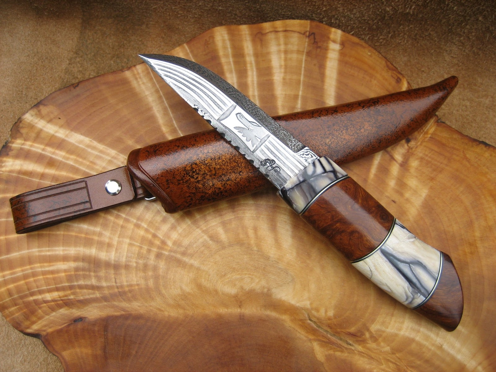 Åge's knivsider: Kniv 200 med slire..