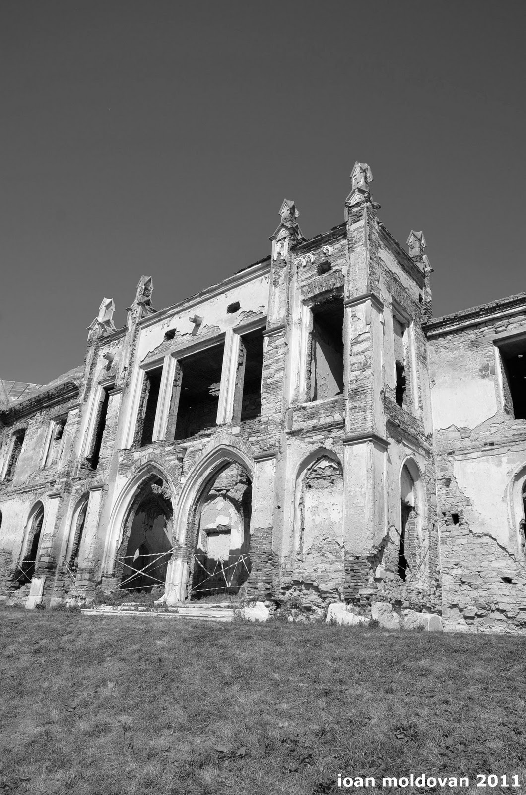 Ioan Moldovan Photography: Ce-a mai ramas... Castelul Banffy, Bontida