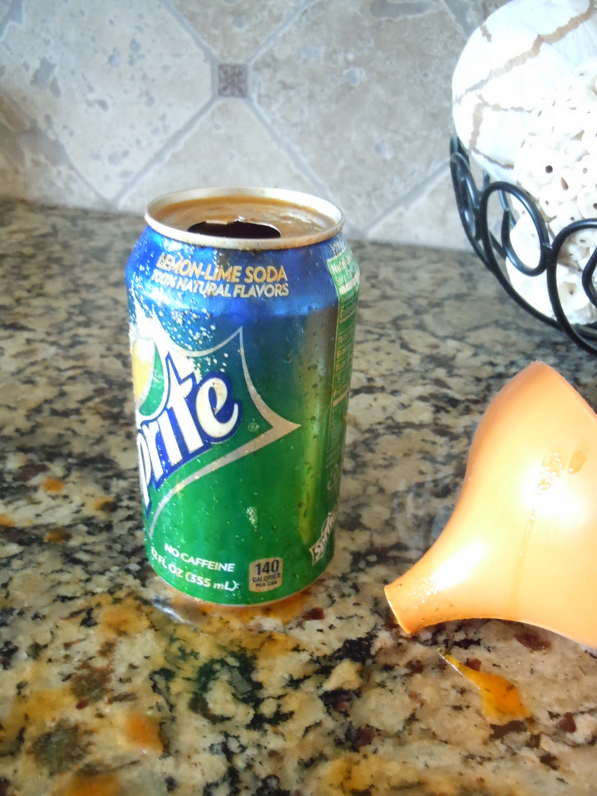 ALL THINGS DELICIOUS: Oven Sprite Can Chicken