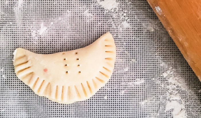 No Fuss Easy Mini Hand Pies - DIY Beautify - Creating Beauty at Home