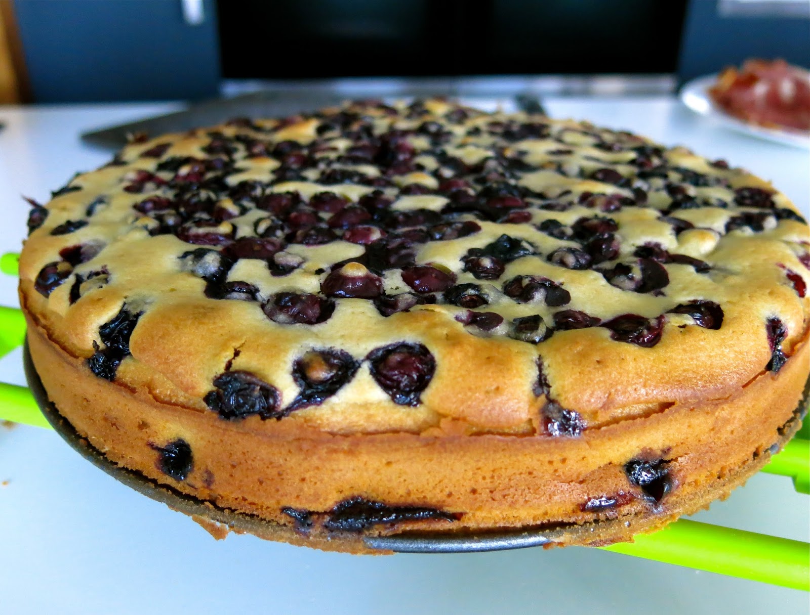 Just a Butcher's Daughter: Blueberry Sponge