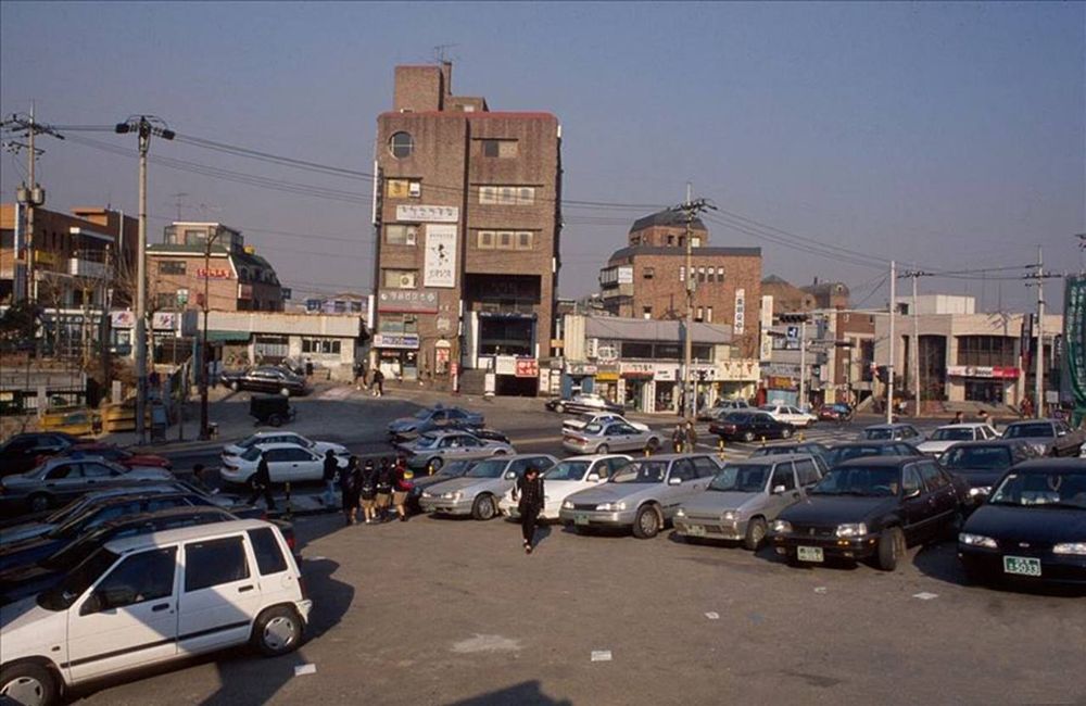 50 Candid Photographs That Capture Street Scenes of South Korea From ...