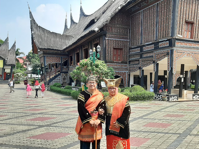 ULANG TAHUN PERKAWINAN DATUK MARINGGIH DAN SITI NURBAYA