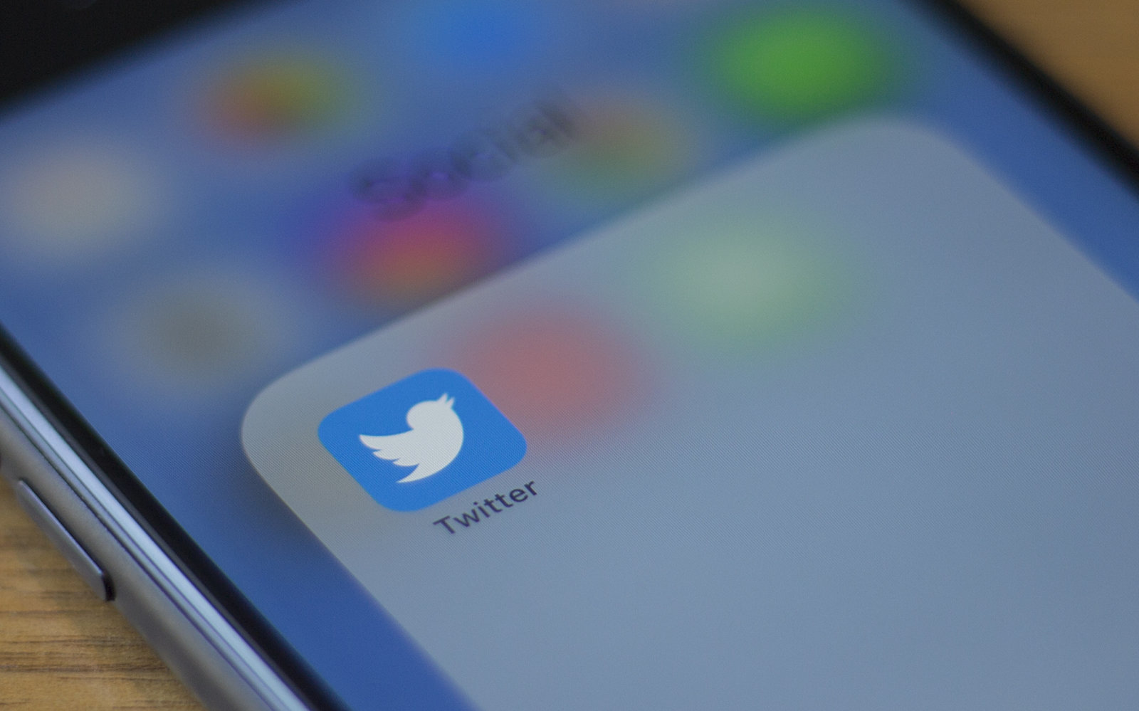 Twitter is Launching DM Search Feature for iOS App