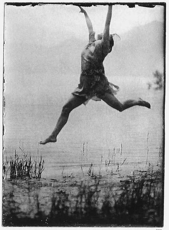 Vintage Nature Dances – Stunning Photos of Outside Performances in the ...