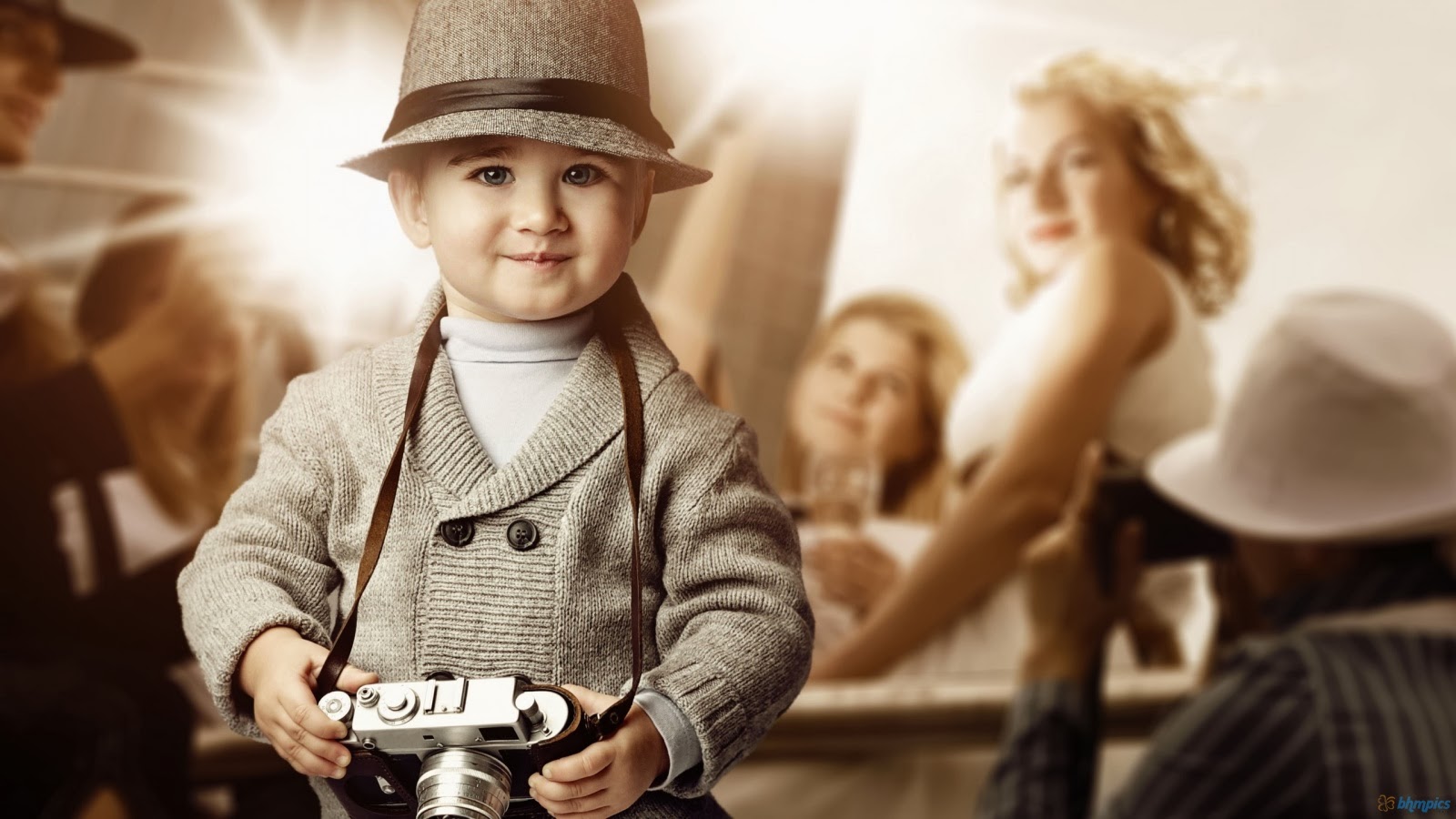 Cute Lovely Pics: Very Cute Photographer Boy