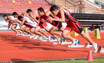 Gerakan yang Dilakukan Setelah Start Lari Jarak Pendek - ATURAN PERMAINAN