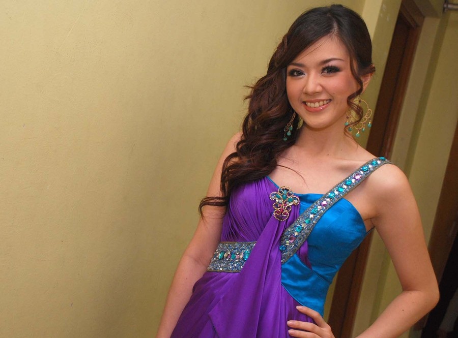 Franda, Artis dan Presenter Cantik - BloKuFo