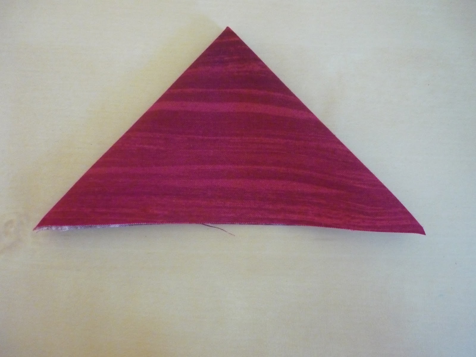 Coser y Coser Patchwork: Cómo cortar un círculo a partir de un cuadrado