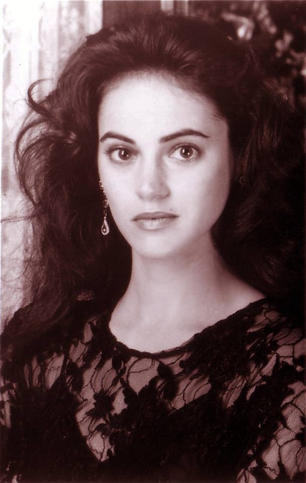 Shadows on the Wall: An Online Dark Shadows Fanzine: 1991: Victoria Winters