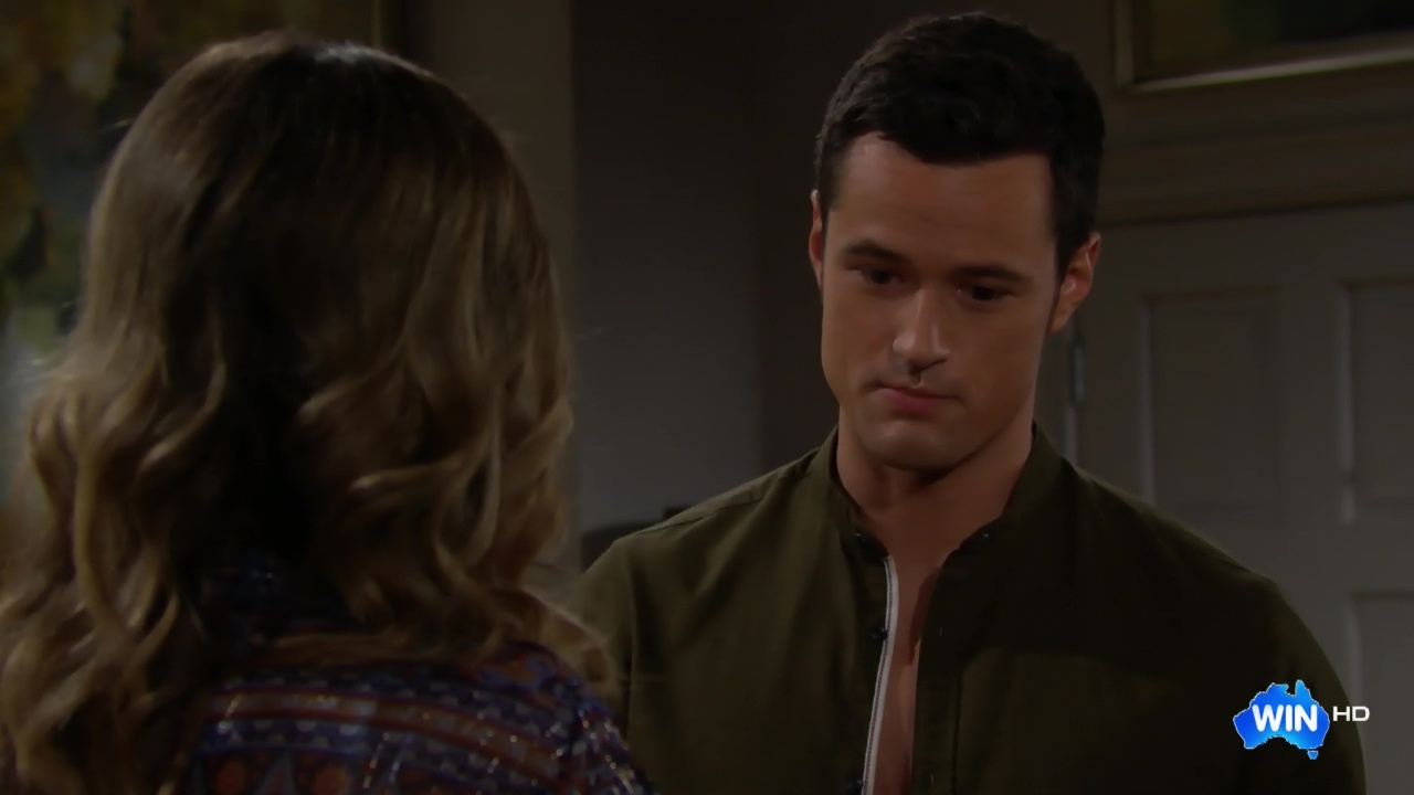 ausCAPS: Matthew Atkinson shirtless in The Bold And The Beautiful