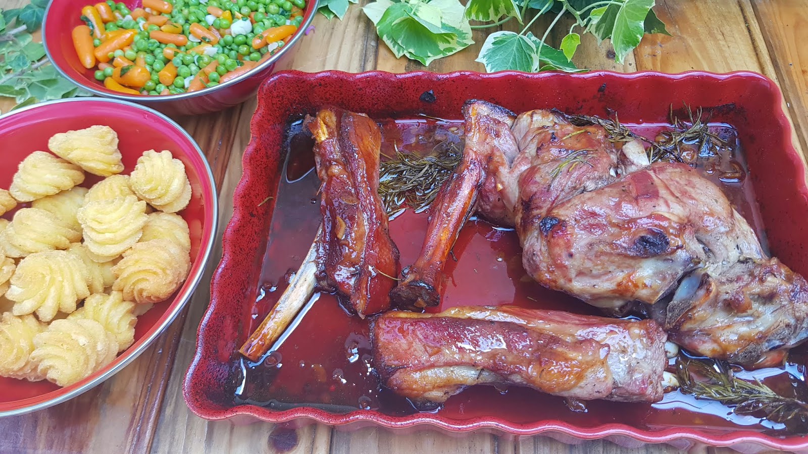 Cordeiro/Borrego assado no forno com alecrim, mel e vinagre balsâmico ...
