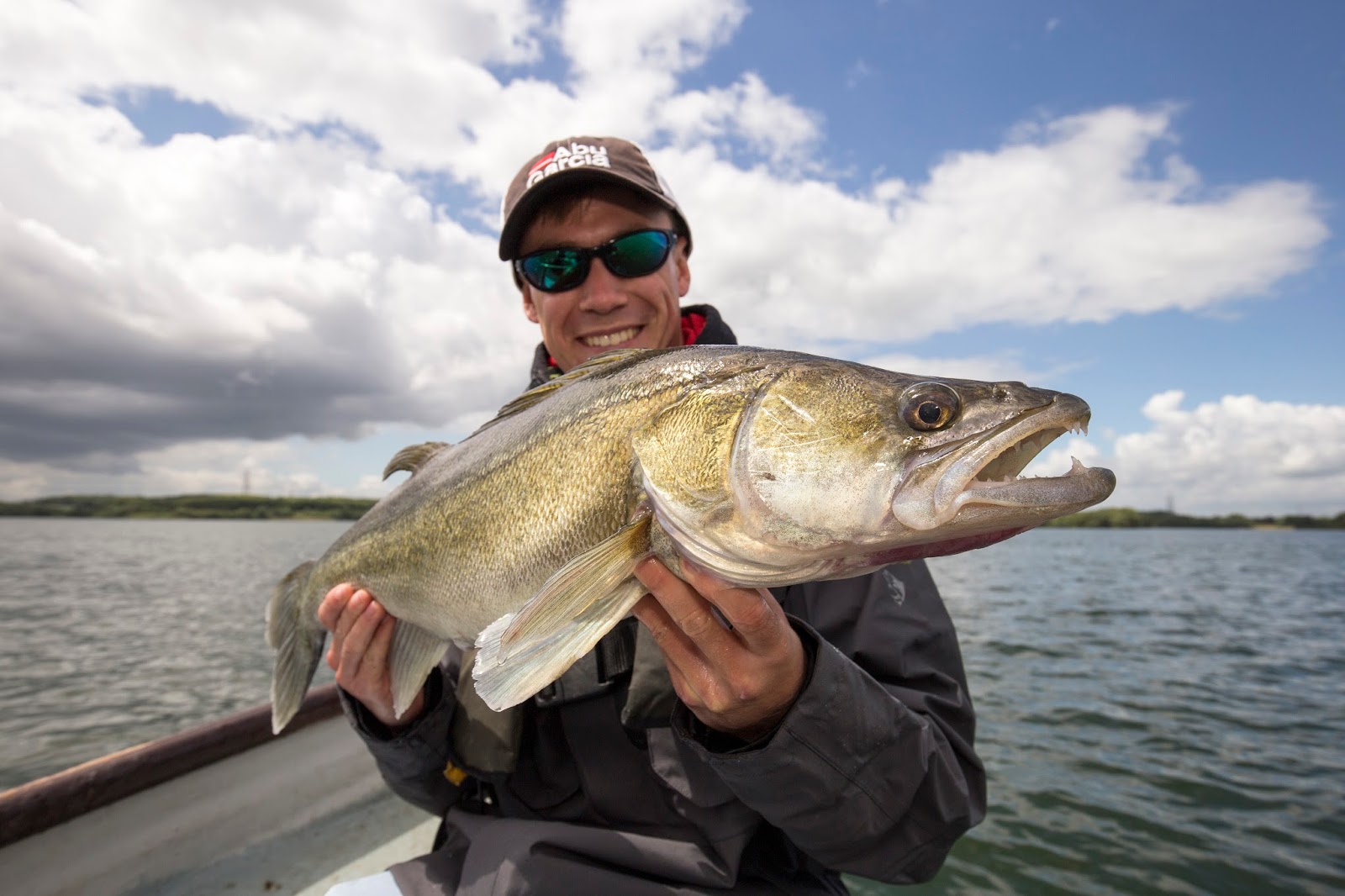 Sam Edmonds Fishing Blog: Flyfishing for big Zander