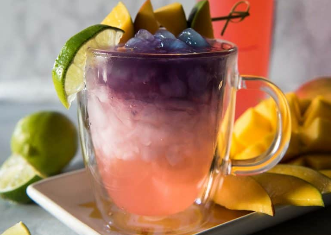 The Maui Moscow Mule #healthydrink #easyrecipe #cocktail #smoothie