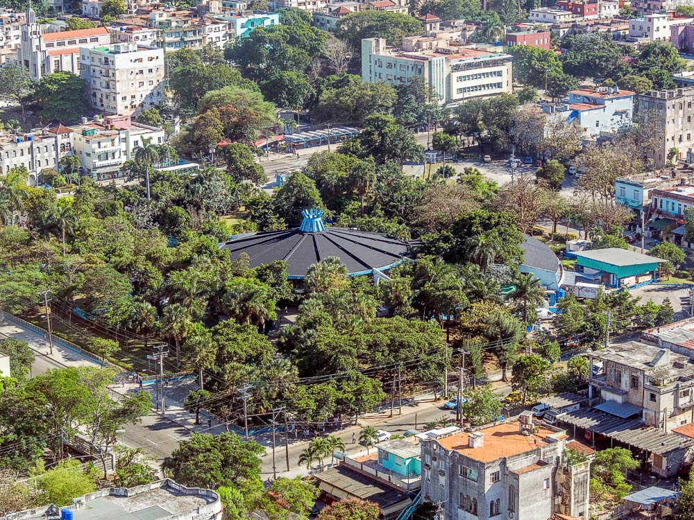 The Hopeful Traveller: Cuba: Coppelia: Havana's legendary ice cream parlour