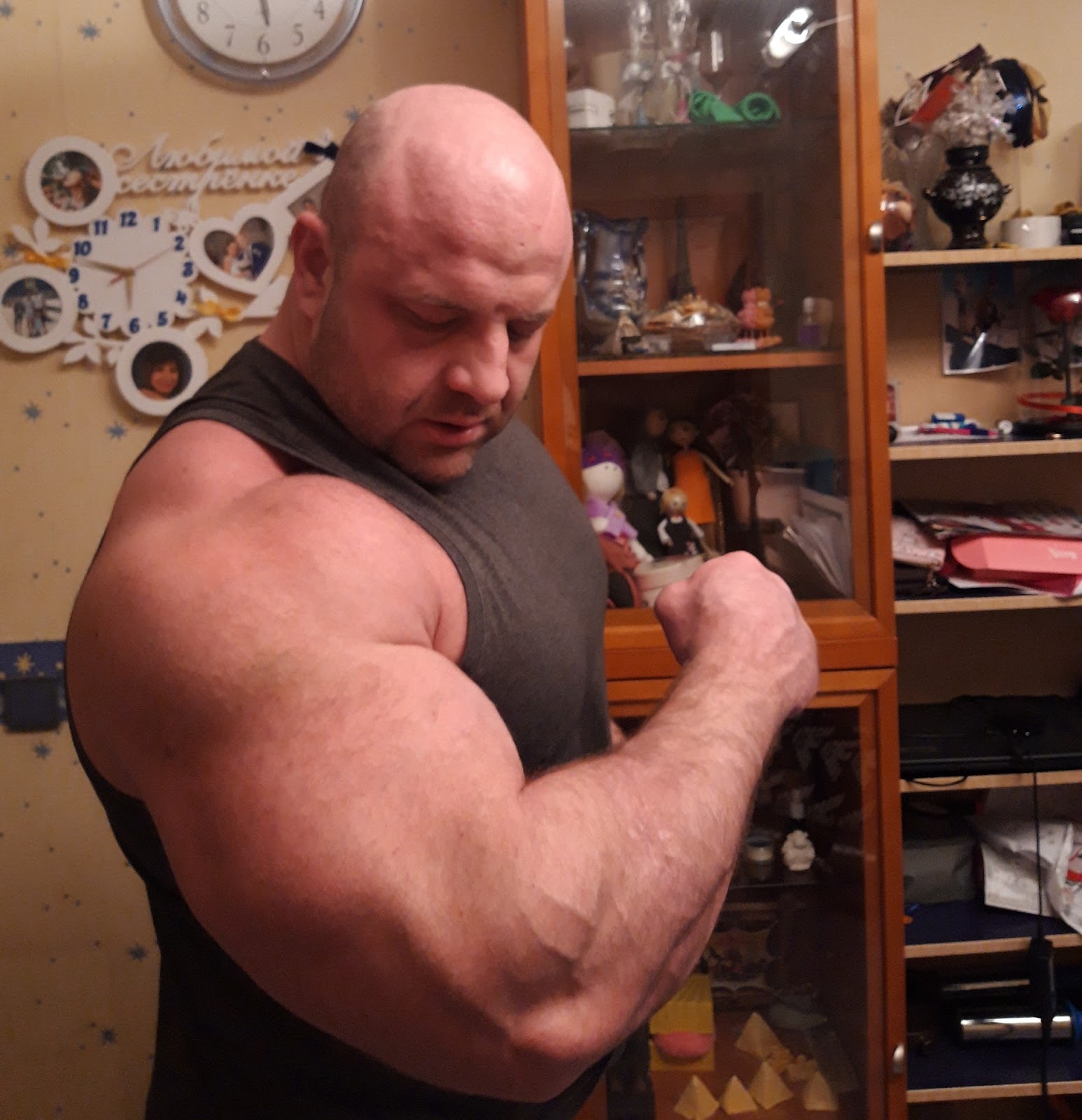 Muscle Lover: Viktor Goncharov