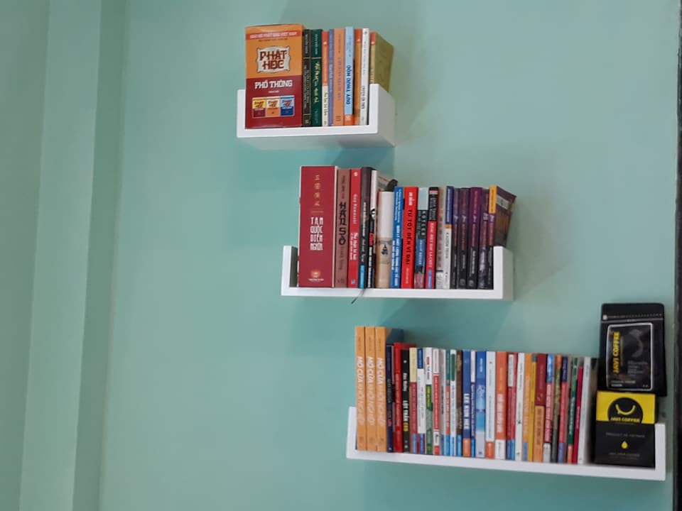 Tủ sách Khai Dân Trí thuộc dự án Quỹ phát triển cộng đồng Khai Dân Trí.