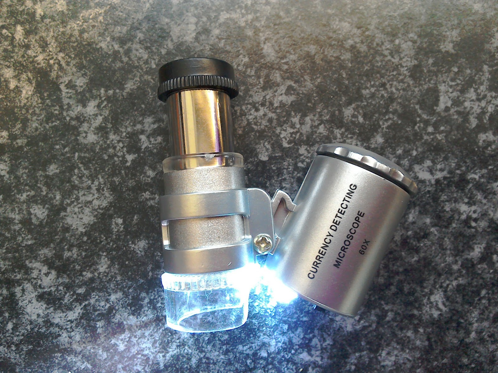 Mr. Aphoristic: 60x LED Mini Microscope Review