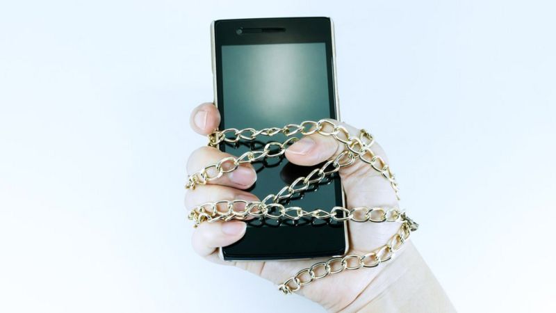 La nomofobia y su relevancia en un contexto de dependencia tecnológica