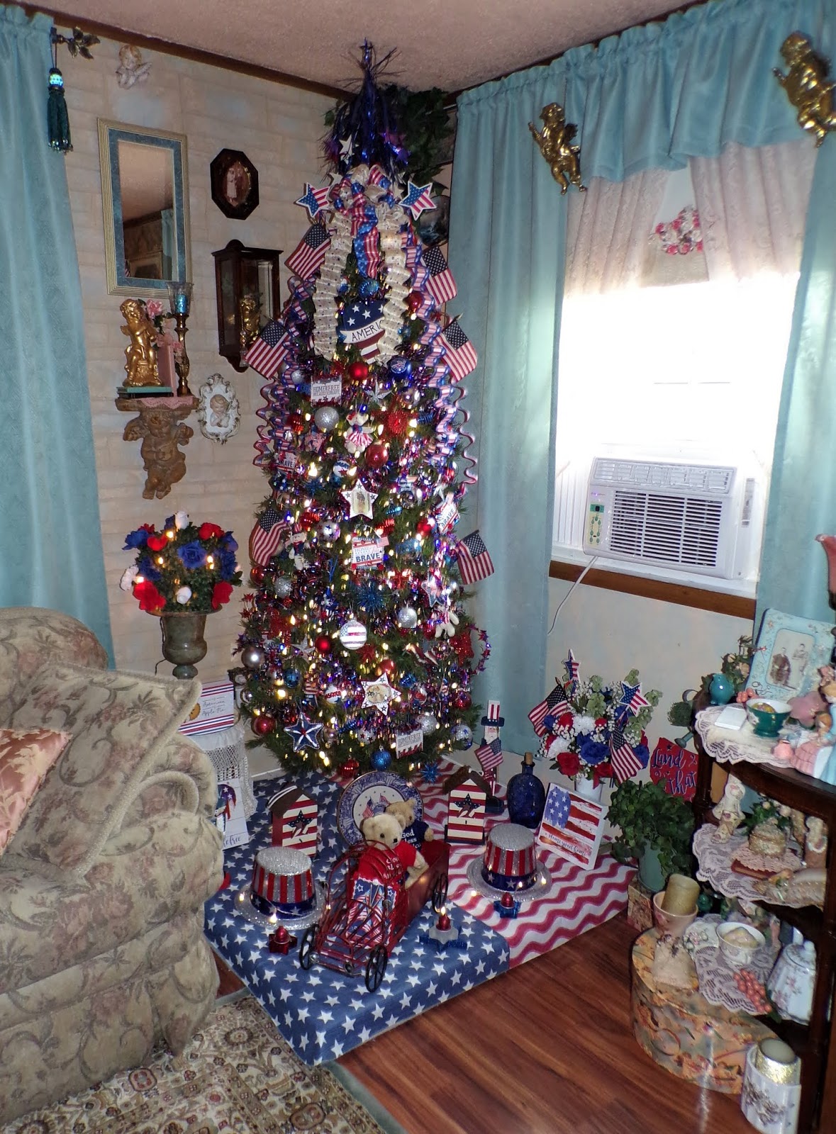 DEBBIE-DABBLE BLOG: Summer Patriotic Tree, 2020