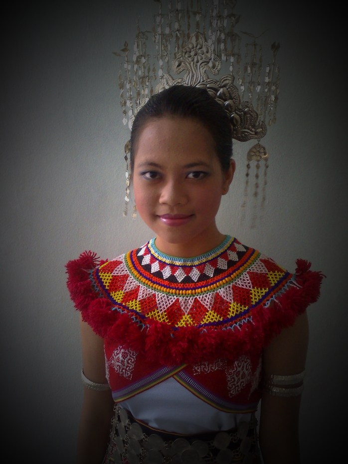 Straight & Curl Salon: IBAN COSTUME