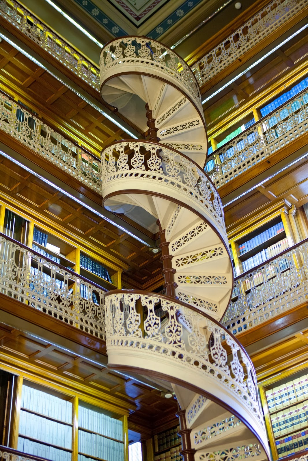 Woodvertising: 25 of the World's Most Amazing Libraries