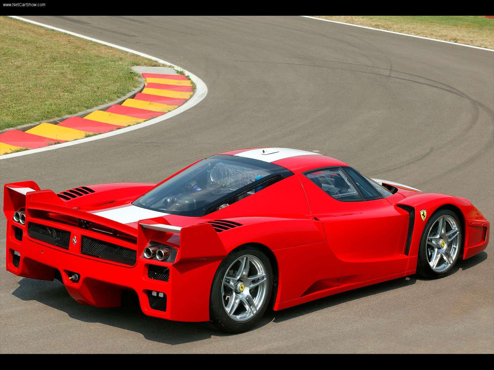 Ferrari FXX:Car Free Wallpapers New