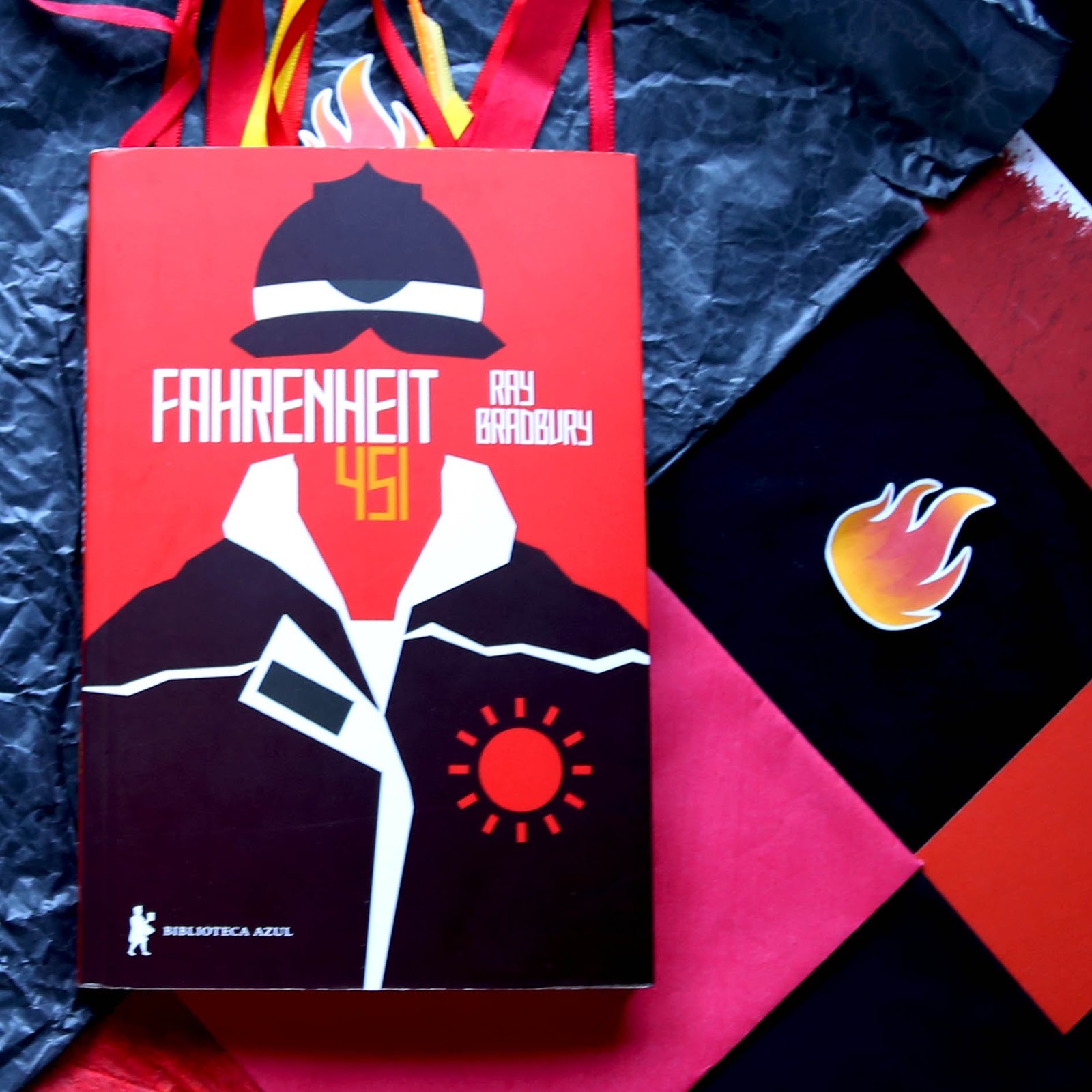 Fahrenheit 451, de Ray Bradbury | Resenha de Livro | Estante Quadrada
