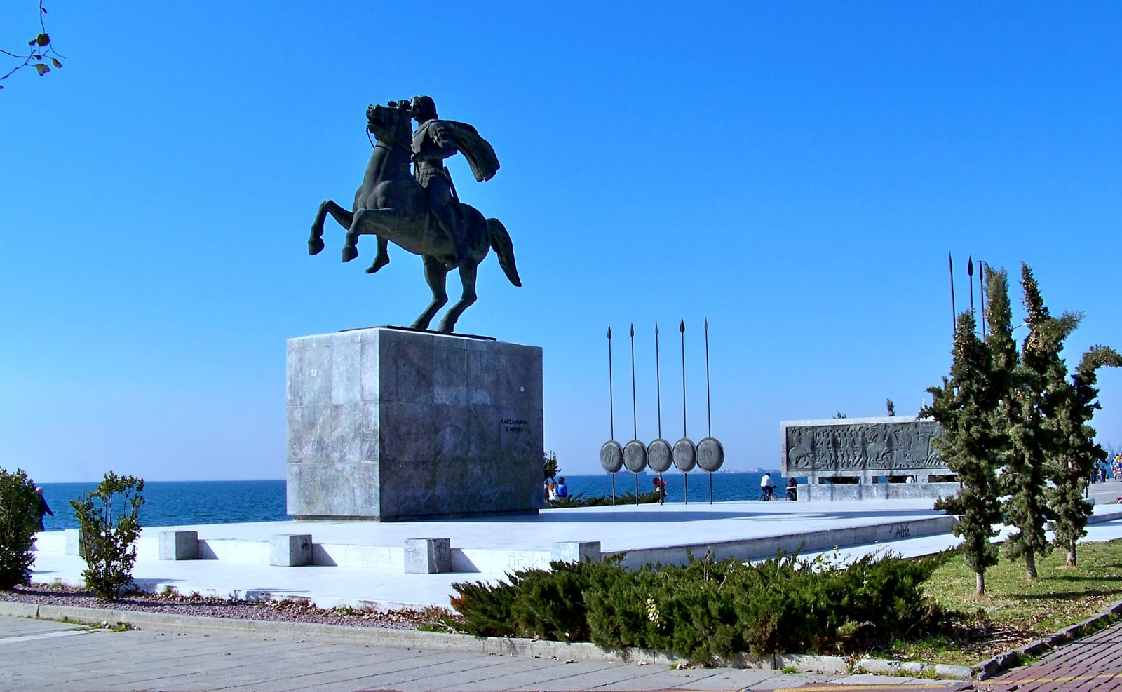 Θεσσαλονίκη - η πόλη μου: Μνημεία και ανδριάντες της Θεσσαλονίκης