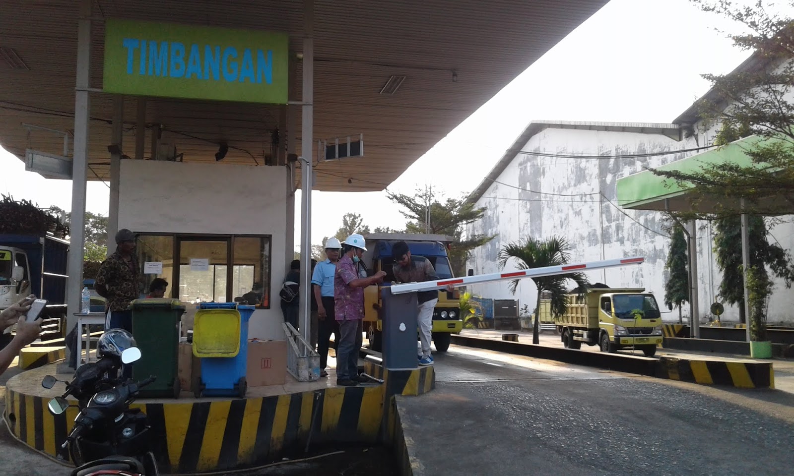 Jual Barrier gate portal otomatis untuk jembatan timbang ~ Palang ...