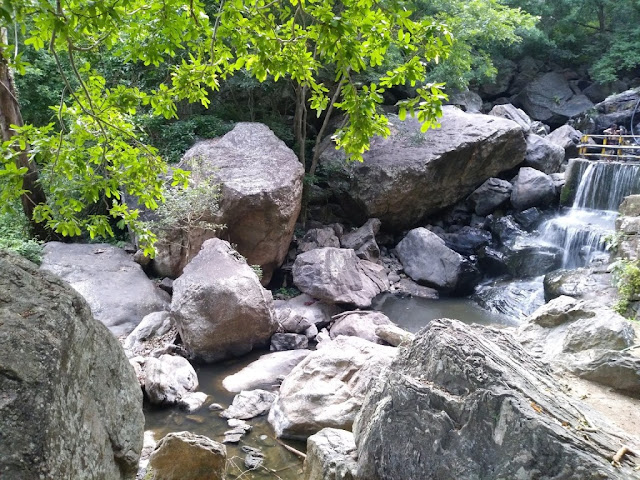 Tamilnadu Tourism: Suruli Falls, Suruli Malai, Theni