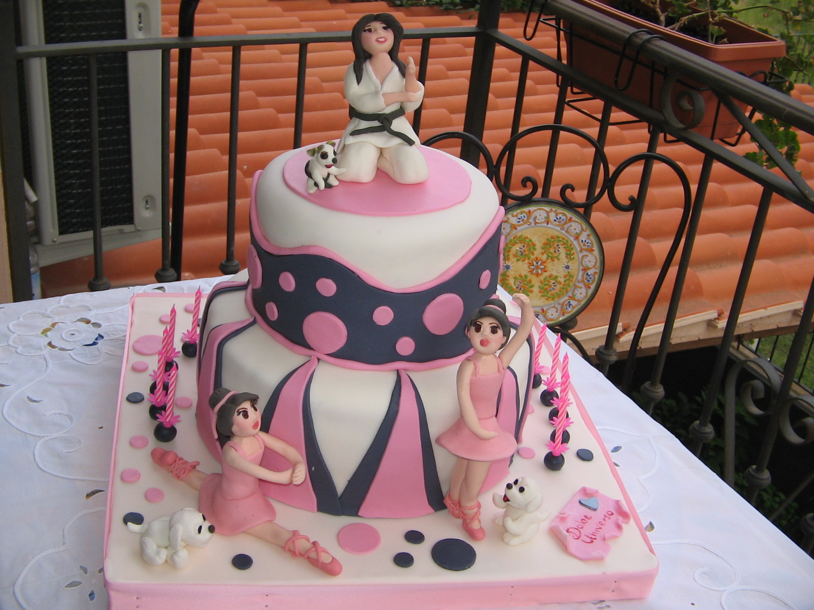 Dolce Universo realizza torte artistiche di compleanno e nuziali ...