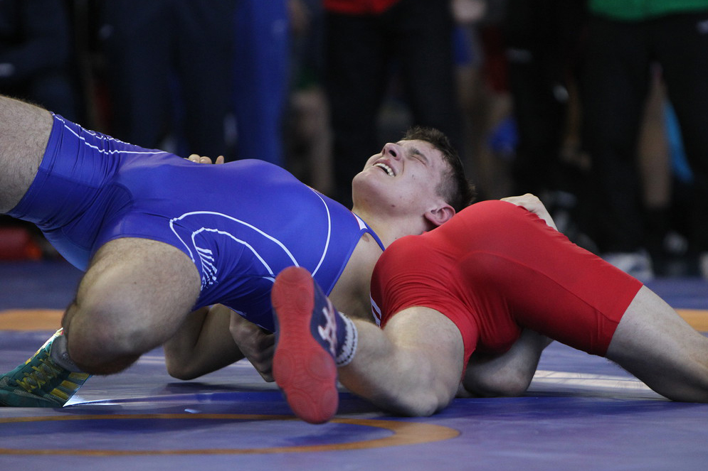 Finished by pin: Wrestling photoset 171