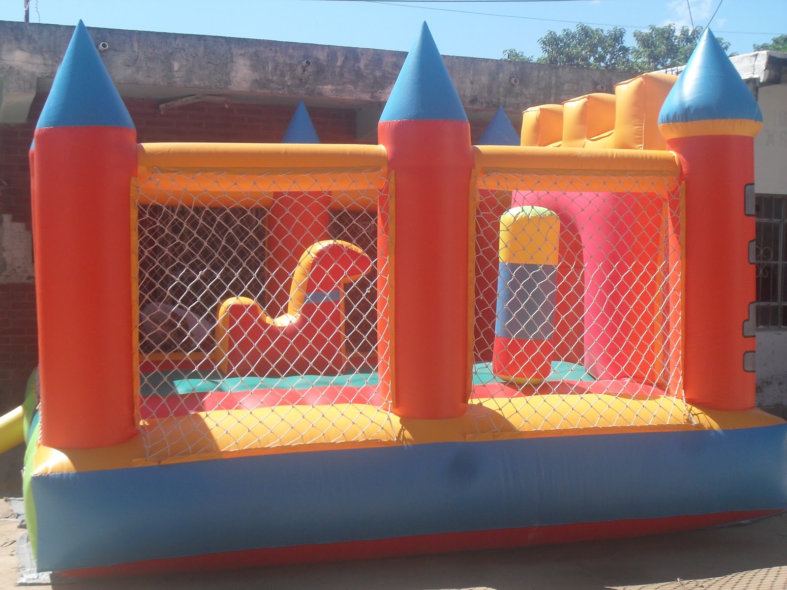 ARLEQUIN FABRICA DE INFLABLES: CASTILLO INFLABLE 4x4