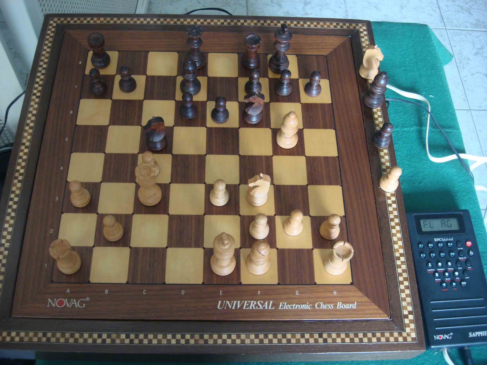 Mychess - Fidelity Electronics: Universal Chess Board