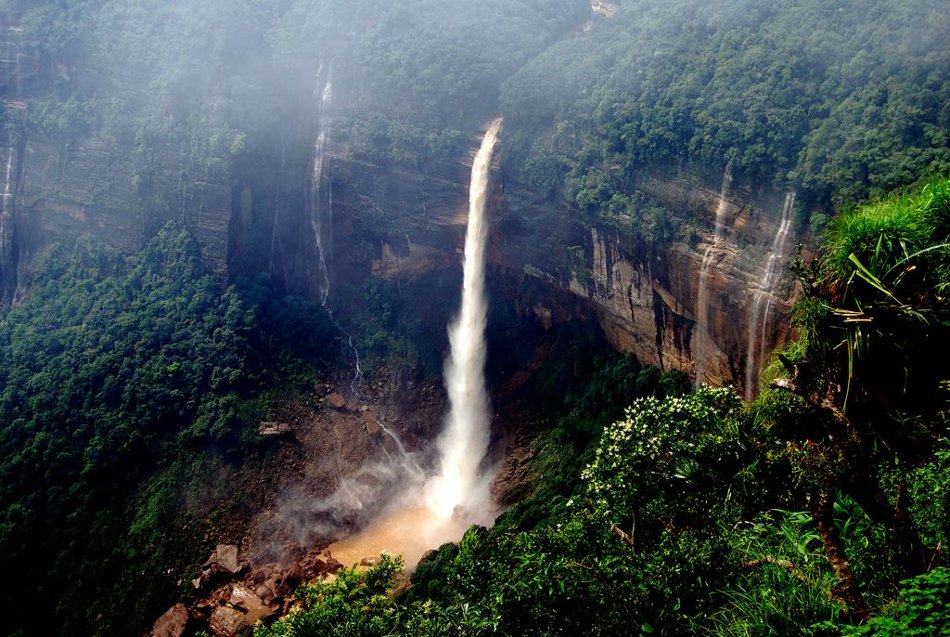 KNOW INDIA.....: THE BEST WATERFALLS IN INDIA.
