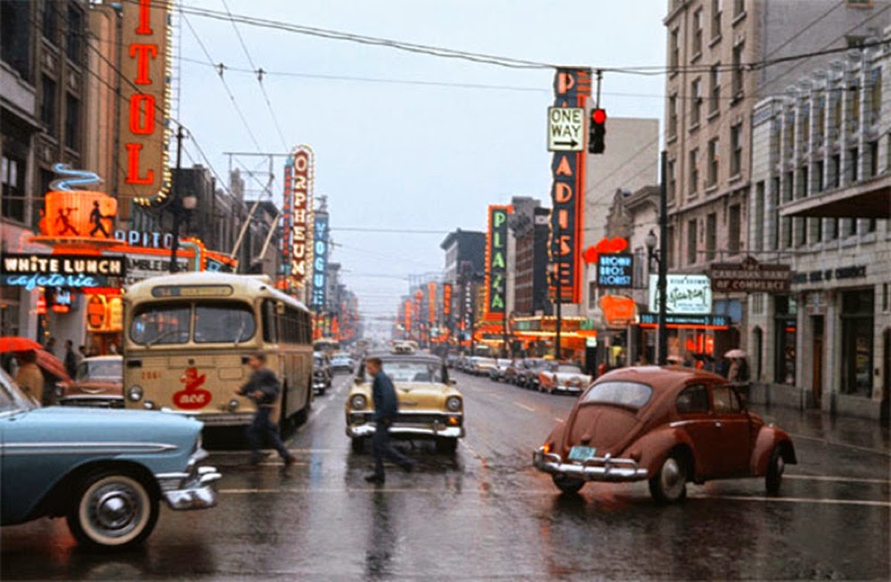 Wonderful Color Photographs Document Street Scenes From Between the ...