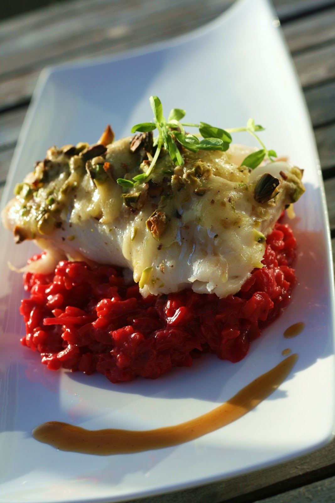 Bakvägen: Pistaschgratinerad torskfilé med rödbetsrisotto