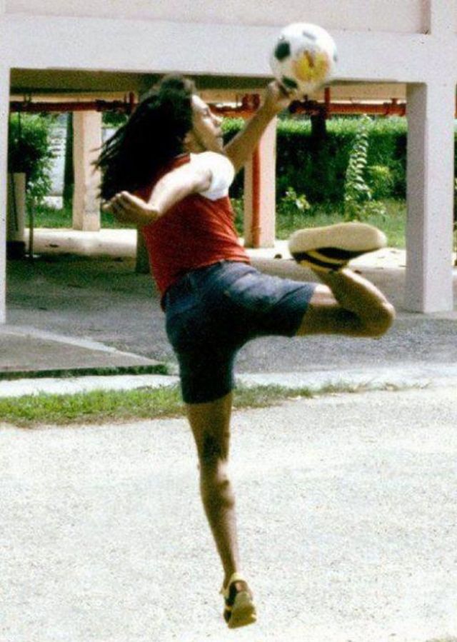 30 Candid Photographs of Bob Marley Playing Football ~ Vintage Everyday