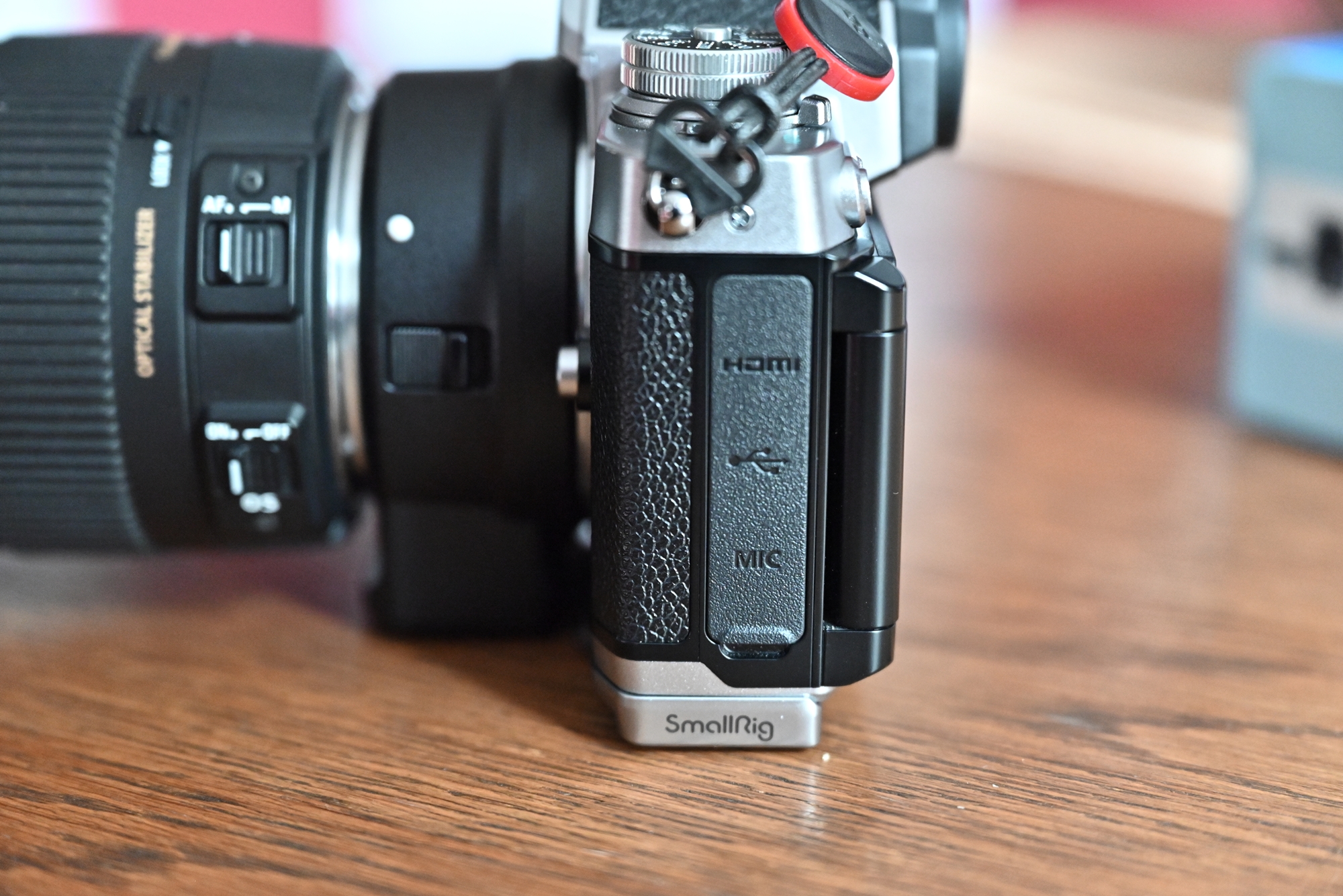 Griffe für Nikon Z fc, SmallRig L-Shape Grip und JJC HG-ZFC.