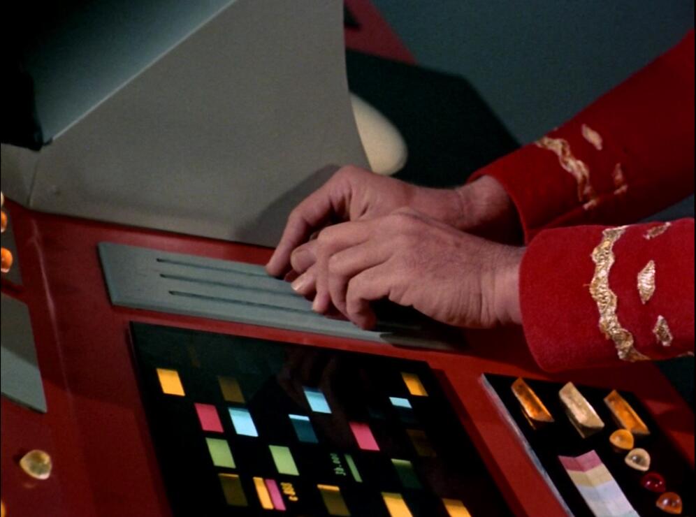 Realm Of Retro : STAR TREK Transporter console