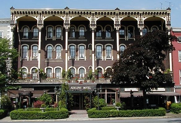 Horse Country Chic: Splendous Saratoga