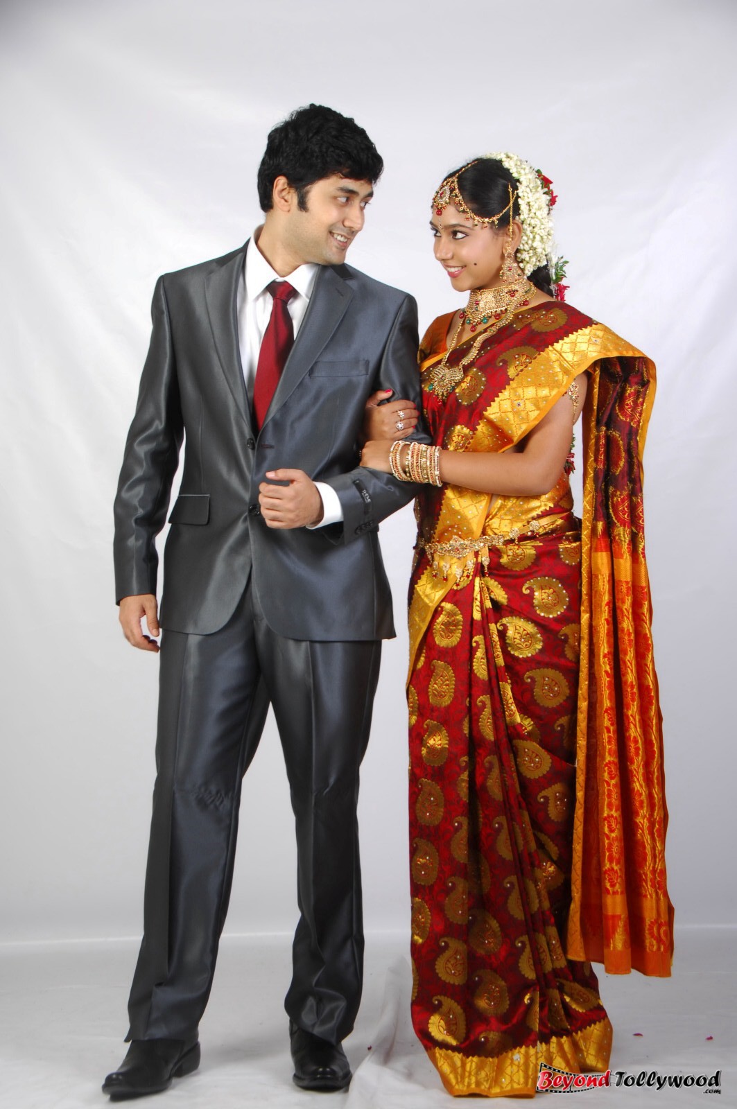 BeyondTollywood.Com: Pelli Pusthakam Movie Photos