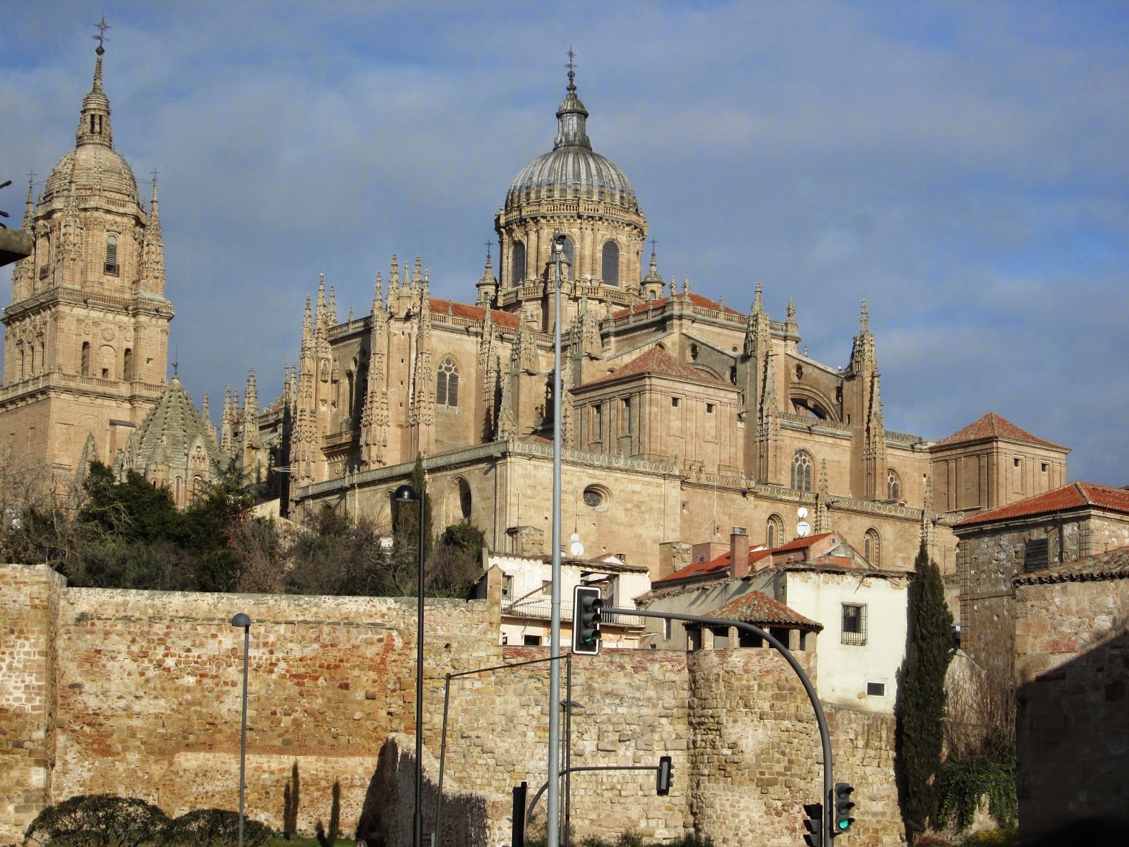 LAS ESTRUCTURAS DE TECNOLOGÍA: TIPOS DE ESTRUCTURAS;ESTRUCTURAS MASIVAS