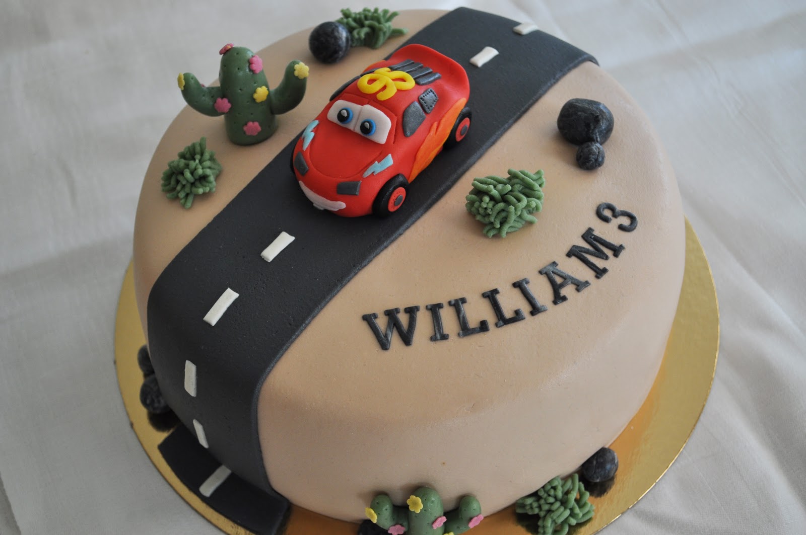 Carinas Bakkonst: Blixten-tårta till William, kalas 2!